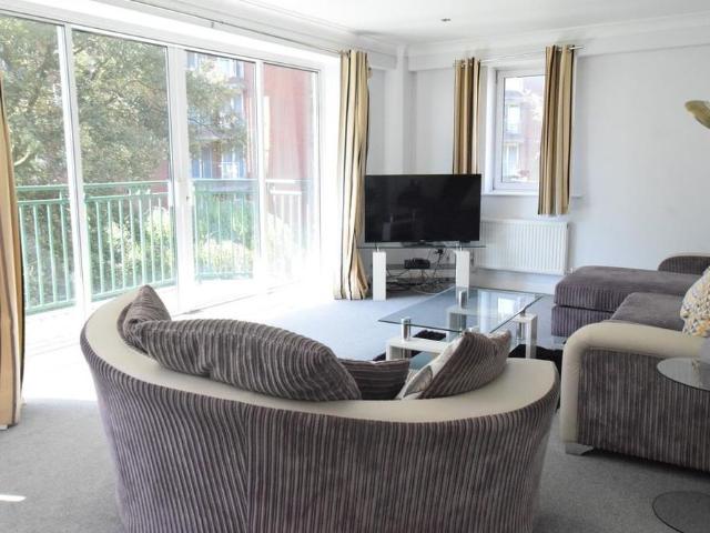 3 bedroom apartment to rent