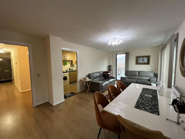 3 bedroom apartment to rent