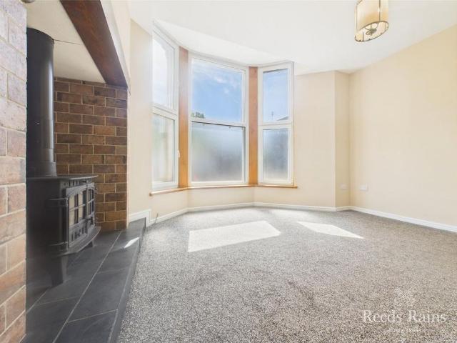 3 bedroom apartment to rent