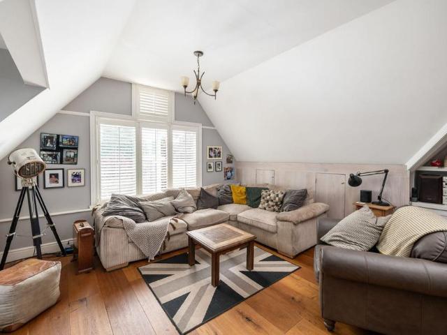 3 bedroom apartment to rent