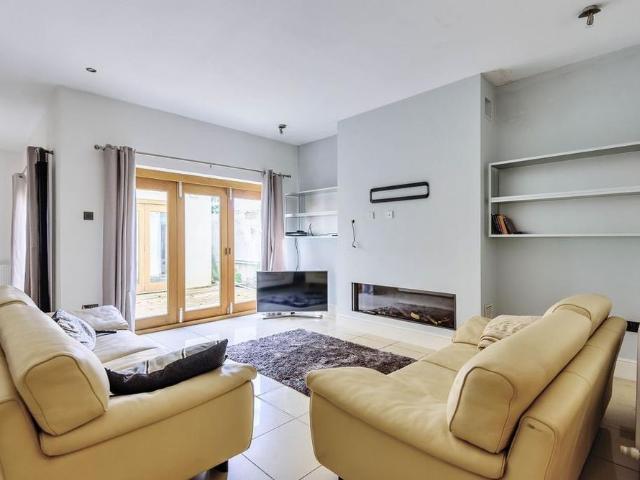 3 bedroom apartment to rent