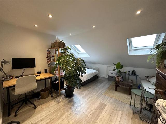 3 bedroom apartment to rent
