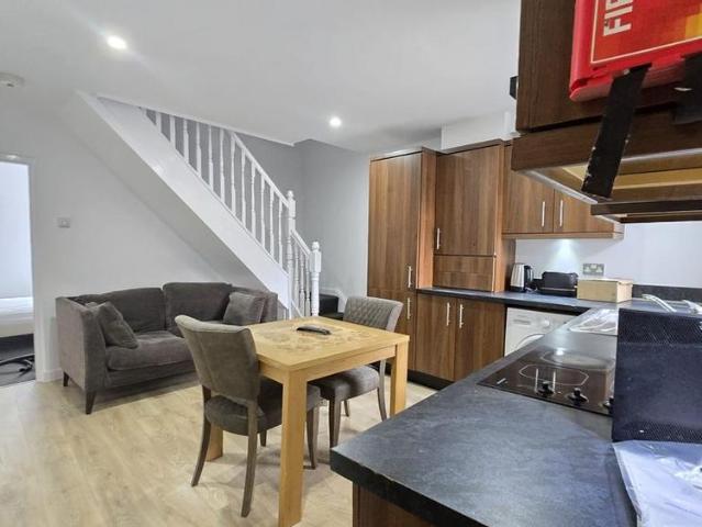 3 bedroom apartment to rent