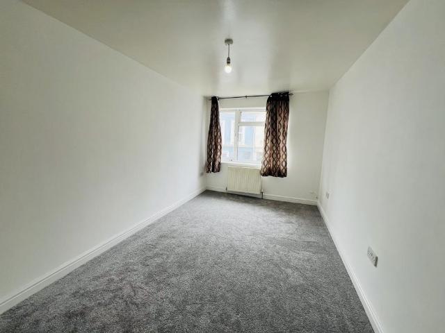3 bedroom apartment to rent