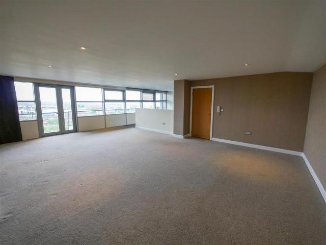3 bedroom apartment to rent