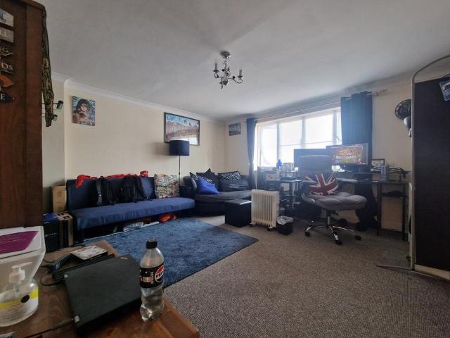 3 bedroom apartment to rent