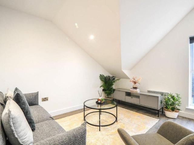 3 bedroom apartment to rent