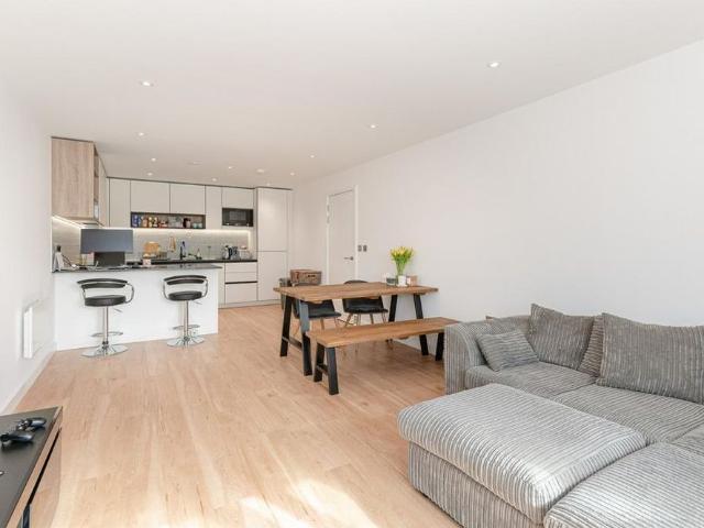 3 bedroom apartment to rent