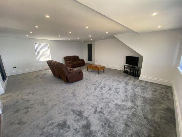 3 bedroom apartment to rent