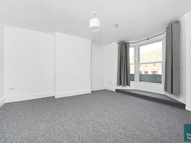 3 bedroom apartment to rent