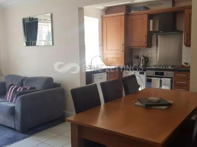 3 bedroom apartment to rent