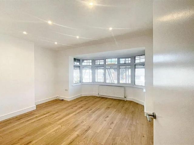 3 bedroom apartment to rent