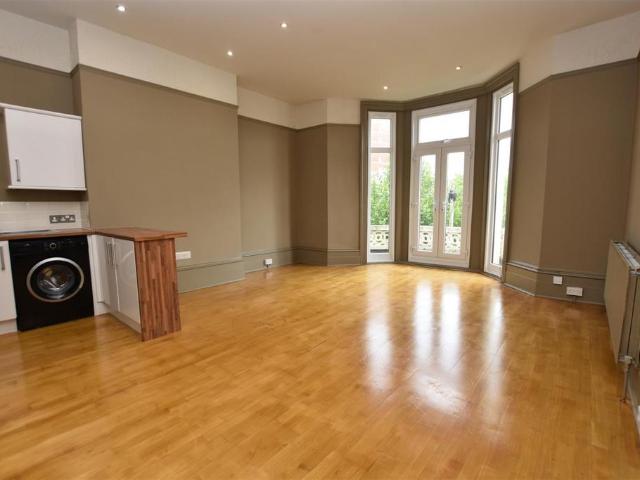 3 bedroom apartment to rent