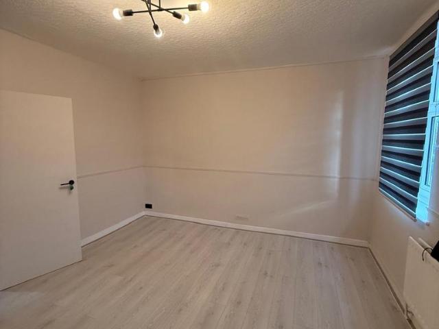 3 bedroom apartment to rent