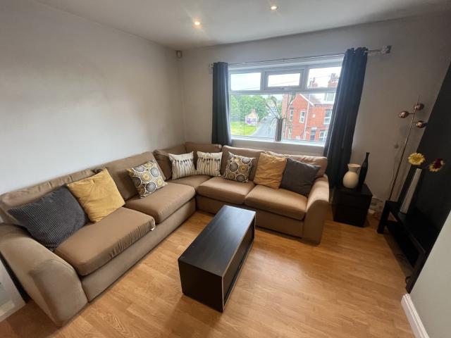 3 bedroom apartment to rent