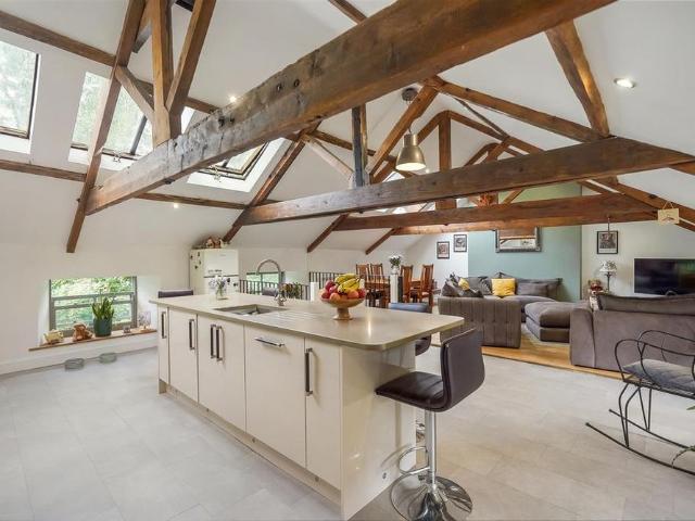 3 bedroom apartment to rent
