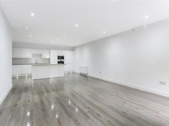 3 bedroom apartment to rent
