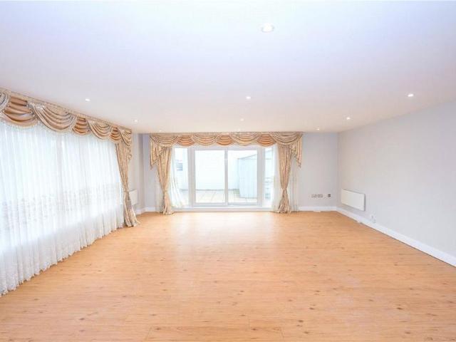3 bedroom apartment to rent