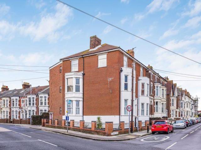 3 bedroom apartment to rent