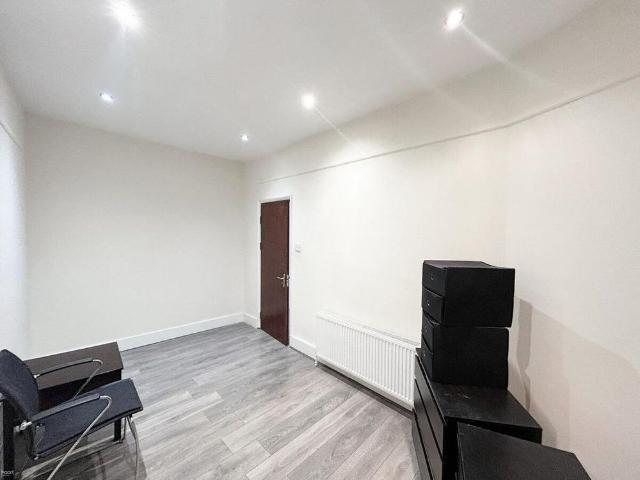 3 bedroom apartment to rent