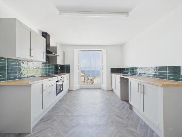 3 bedroom apartment to rent