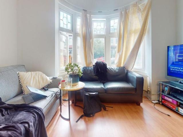 3 bedroom apartment to rent