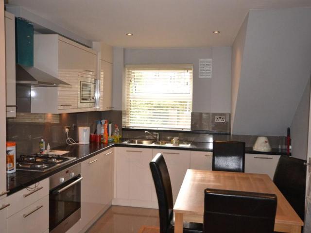 3 bedroom apartment to rent