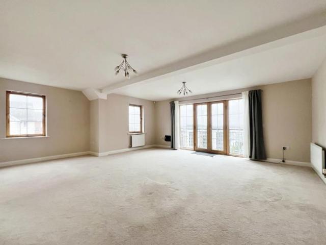 3 bedroom apartment to rent