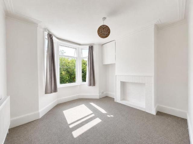 3 bedroom apartment to rent