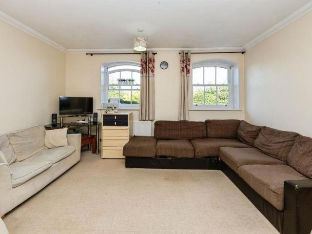 3 bedroom apartment to rent