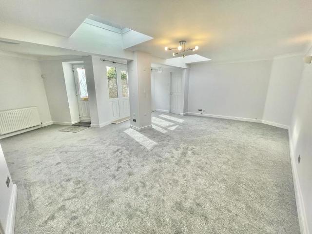 3 bedroom apartment to rent