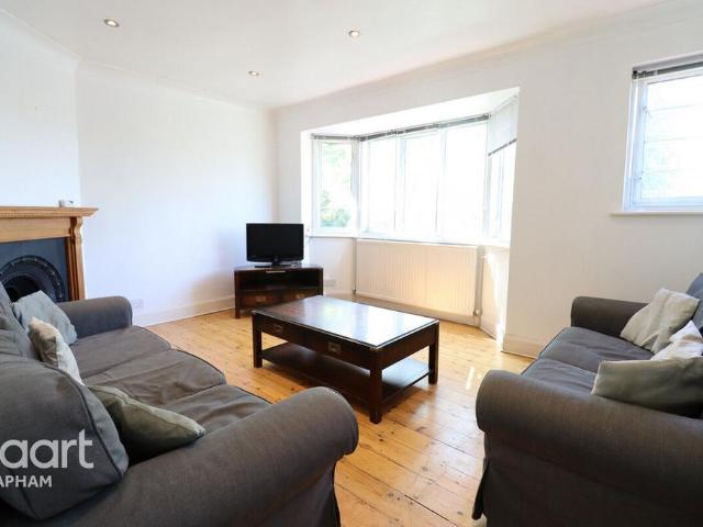 3 bedroom apartment to rent