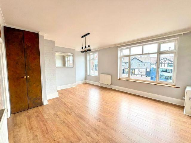3 bedroom apartment to rent