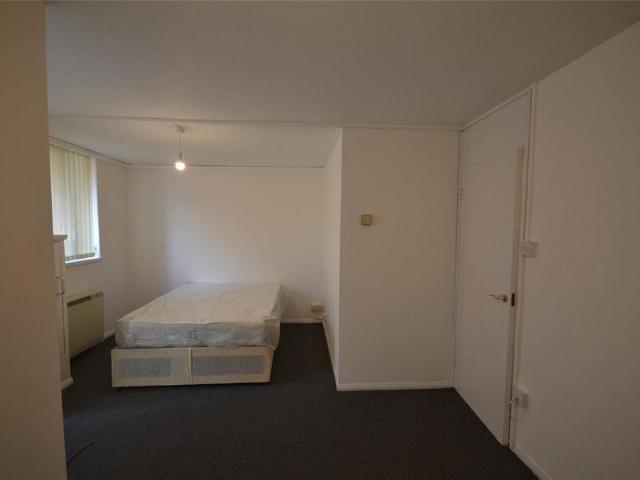 3 bedroom apartment to rent