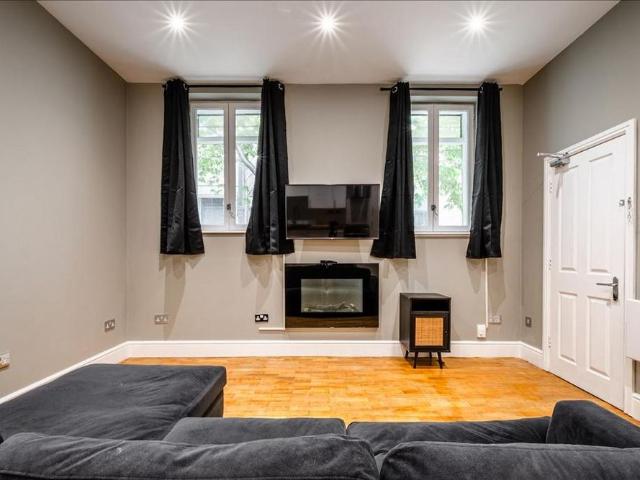 3 bedroom apartment to rent