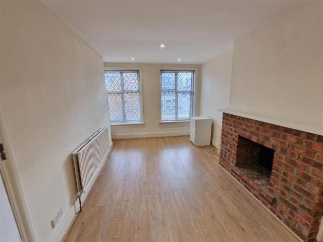 3 bedroom apartment to rent