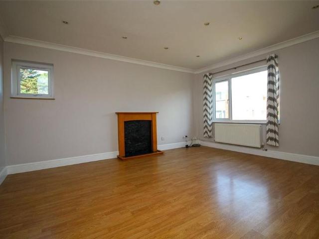3 bedroom apartment to rent