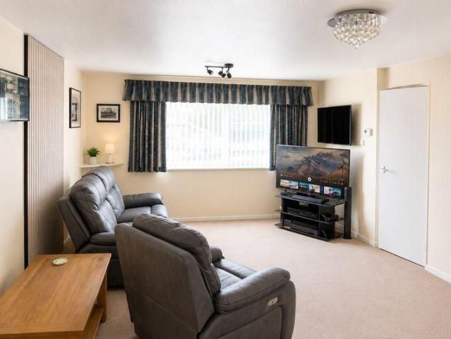 3 bedroom apartment to rent