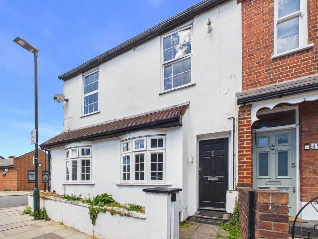 3 bedroom apartment to rent