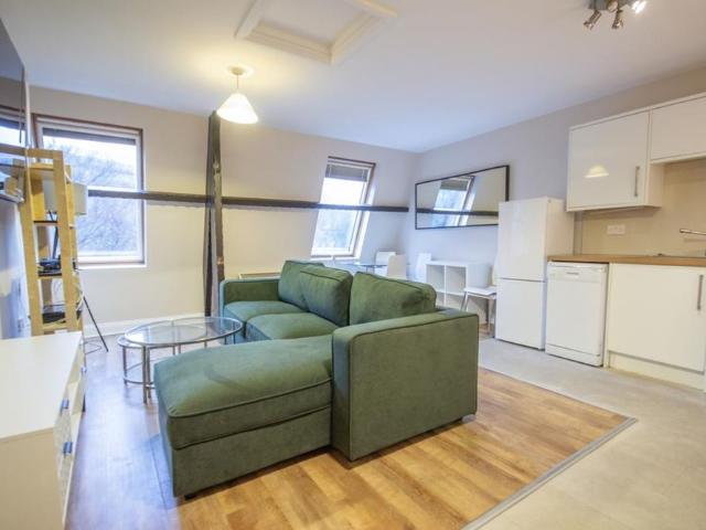 3 bedroom apartment to rent