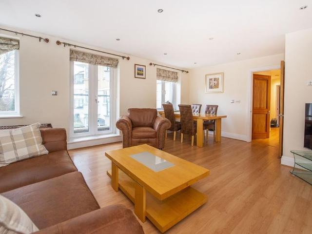 3 bedroom apartment to rent