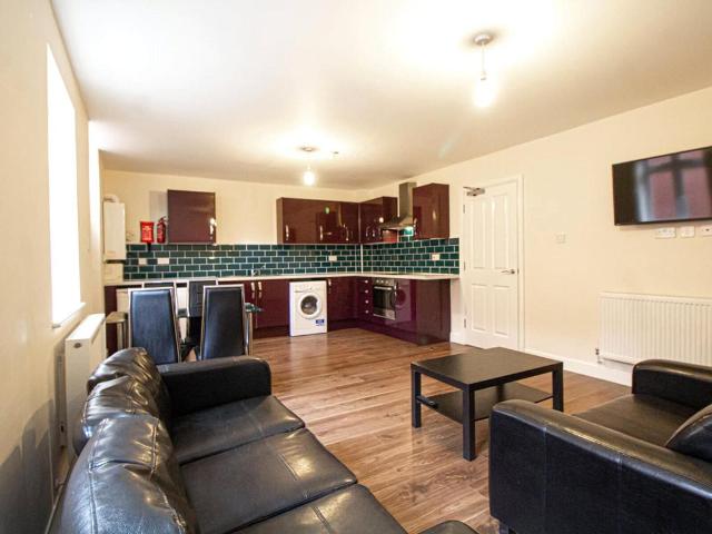 3 bedroom apartment to rent