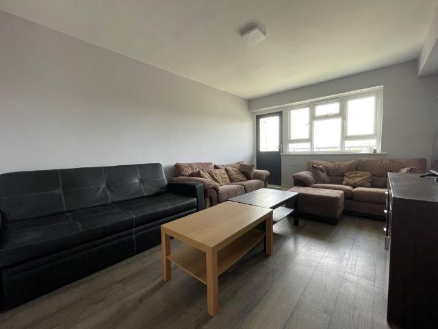 3 bedroom apartment to rent