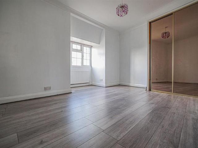 3 bedroom apartment to rent