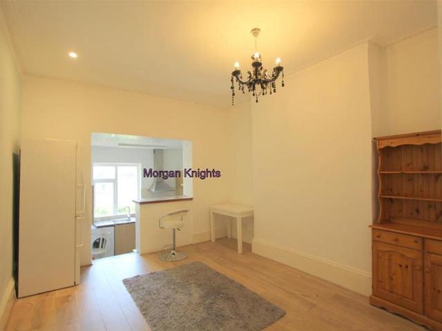 3 bedroom apartment to rent