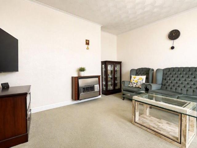 3 bedroom apartment to rent