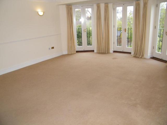 3 bedroom apartment to rent