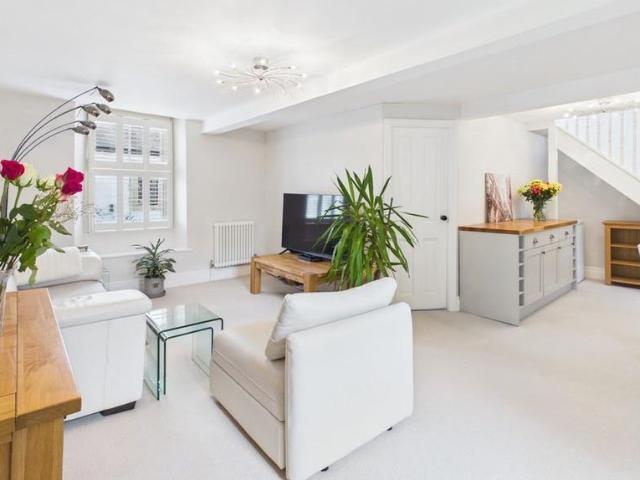 3 bedroom apartment to rent