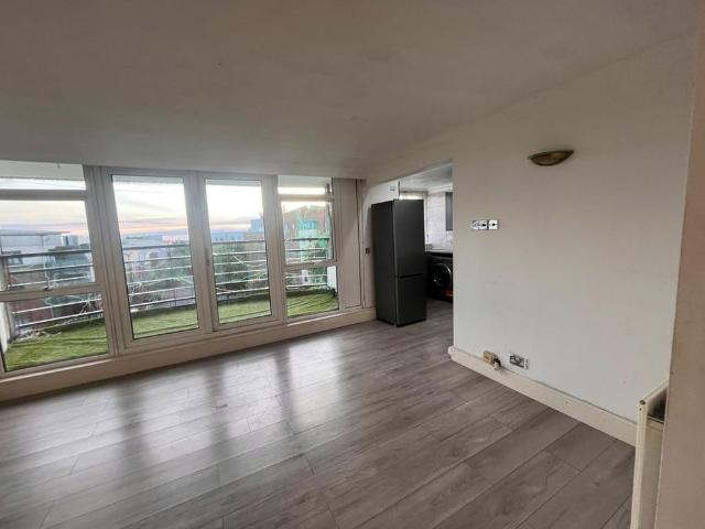 3 bedroom apartment to rent