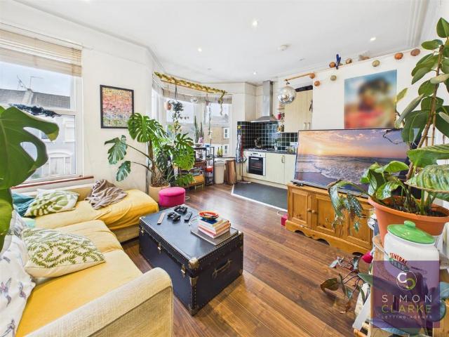 3 bedroom apartment to rent